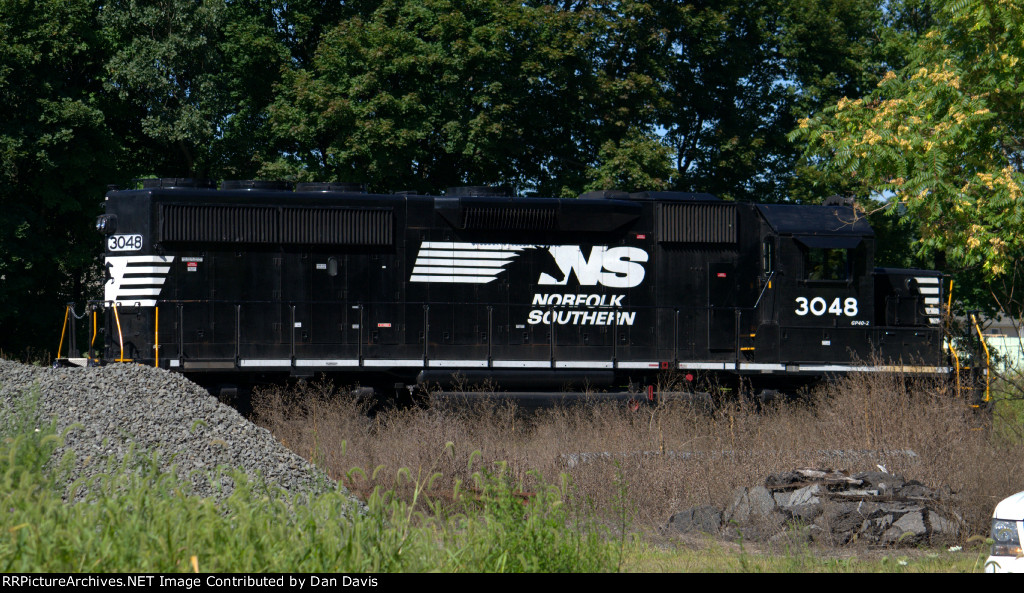 NS GP40-2 3048 sits offline in Washington, NJ